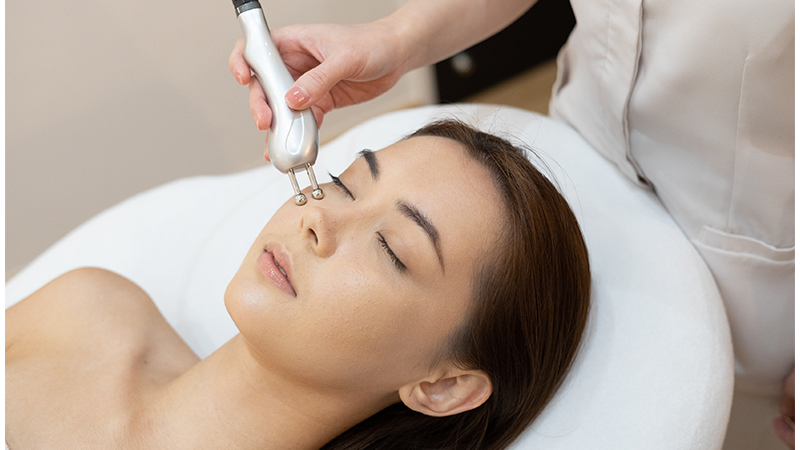 How to Get Rid of Eye Bags and Puffy Eyes - Facial Treatments HK