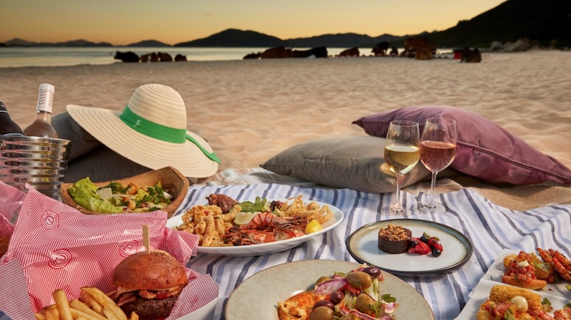 Repulse Bay Beach Restaurants and Summery Seaside Dining